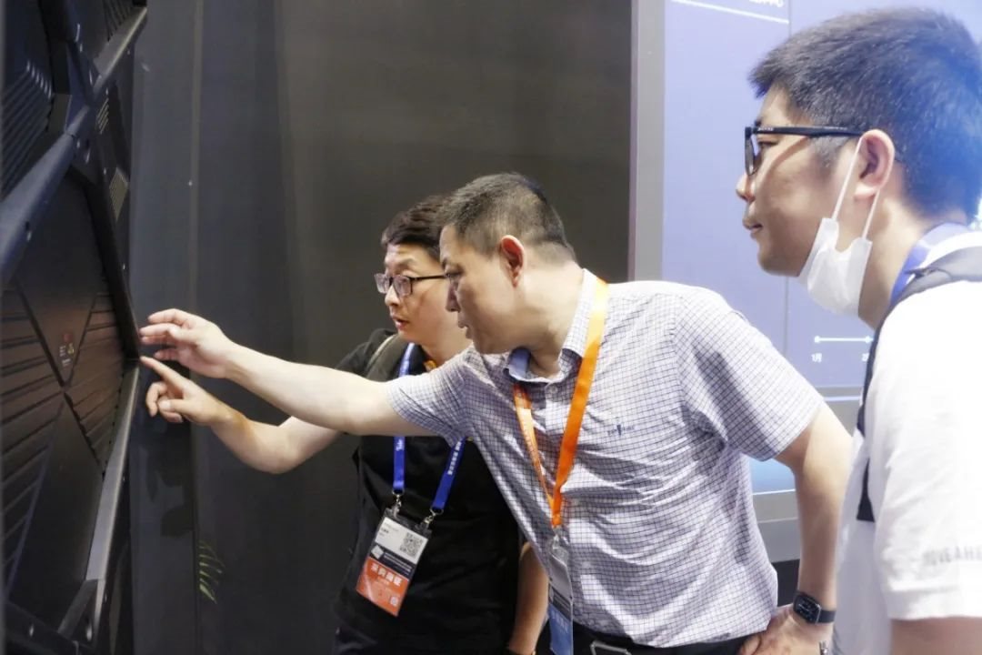 ISLE 2021，AET阿尔泰带着两“朵”标准“化”来了 - 行家说